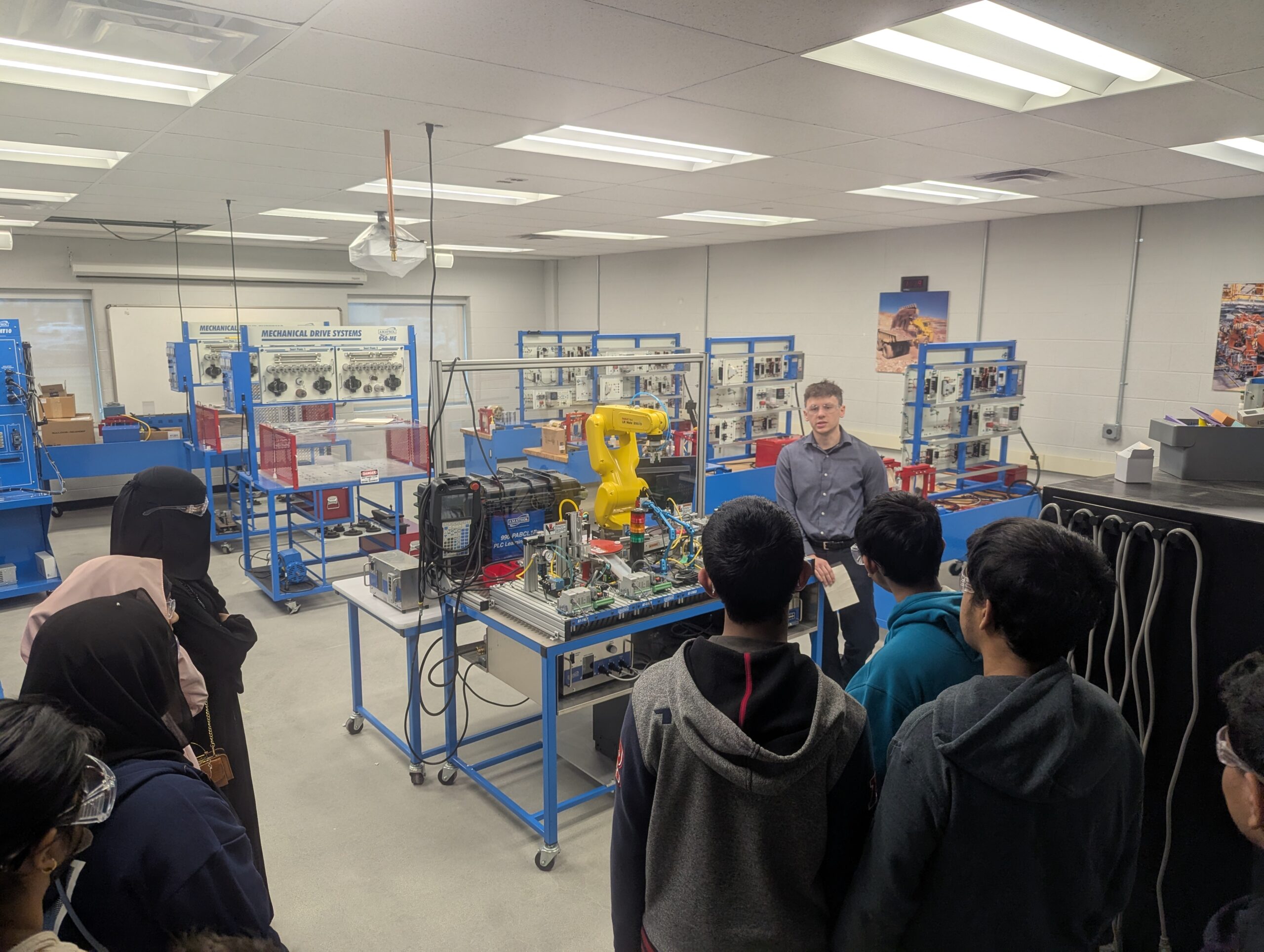 Connecting Middle School Students with Career Pathways through Industry ...